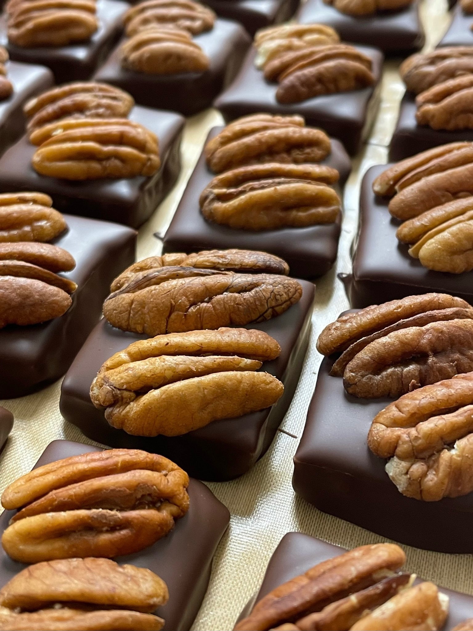 English Toffee | Gourmet Dark Chocolate | Artisanal Toffee – LESAINT ...